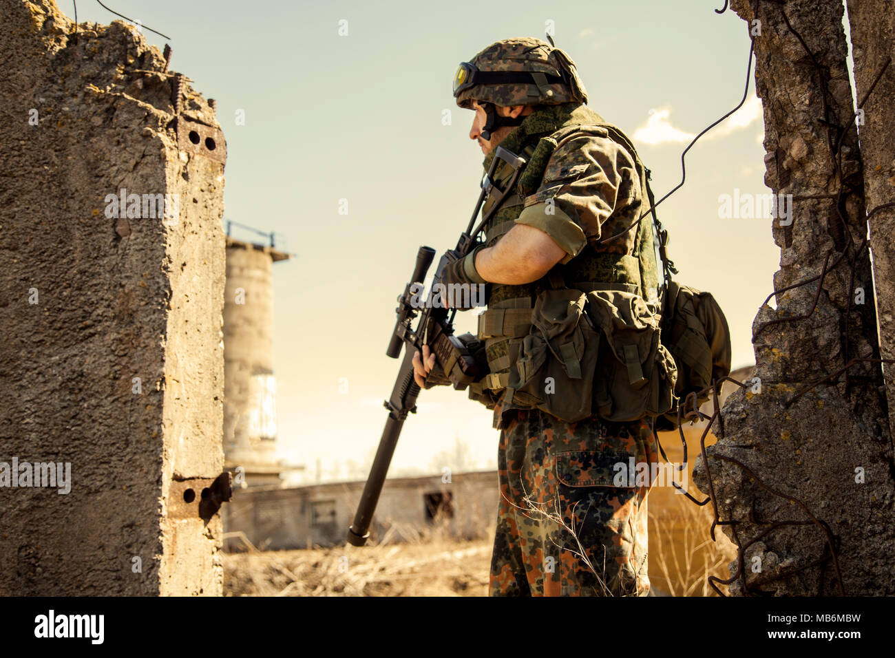 Soldier in the war with arms Stock Photo - Alamy