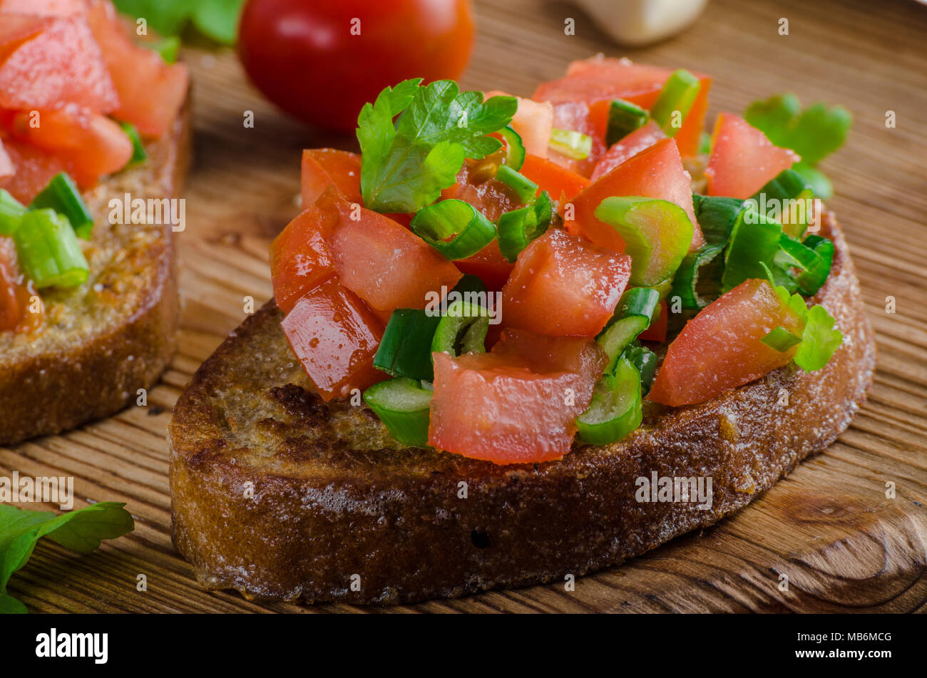 French garlic toast with vegetable salad, food photography, delish bio ...