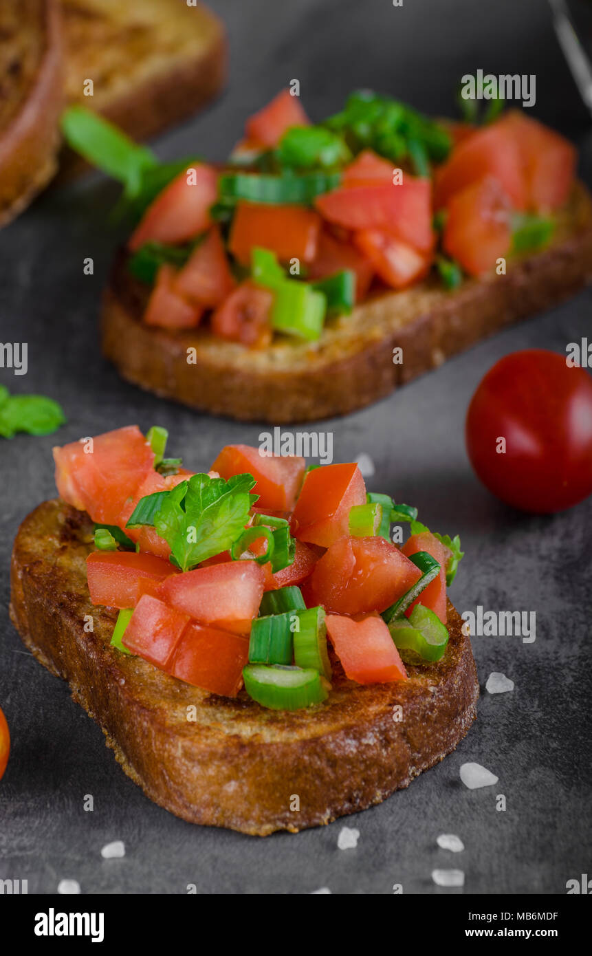 French garlic toast with vegetable salad, food photography, delish bio ...