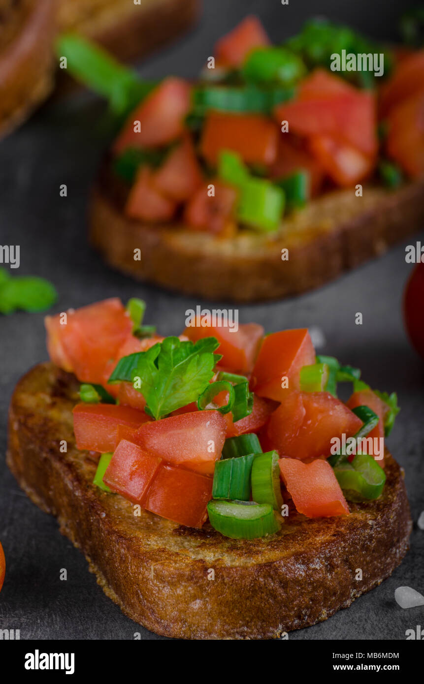 French garlic toast with vegetable salad, food photography, delish bio ...