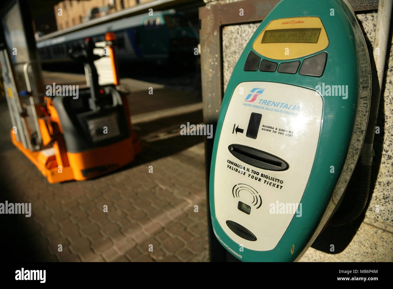 Transport ticket validation machine hi-res stock photography and images ...