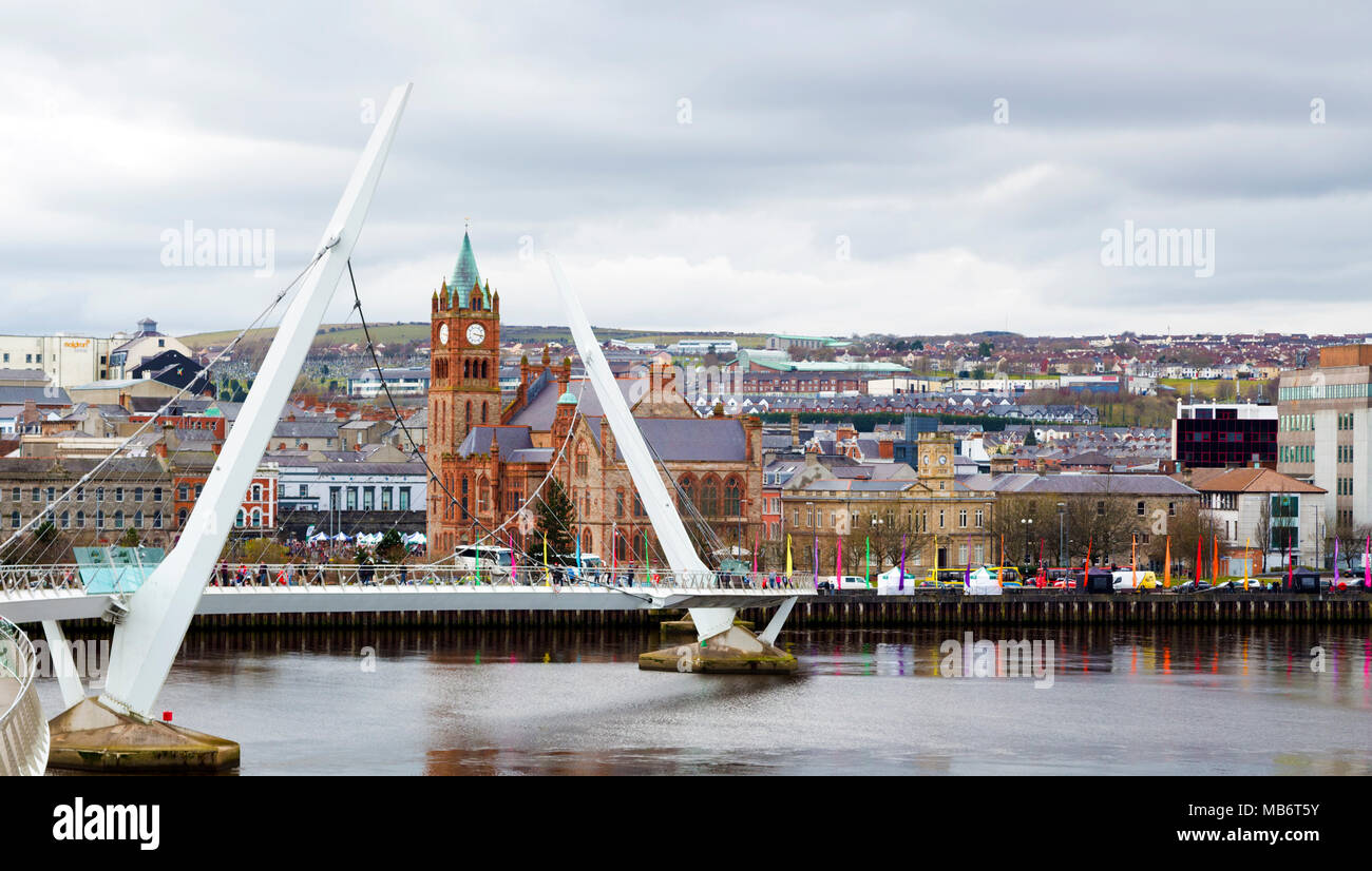 Derry skyline hi-res stock photography and images - Alamy