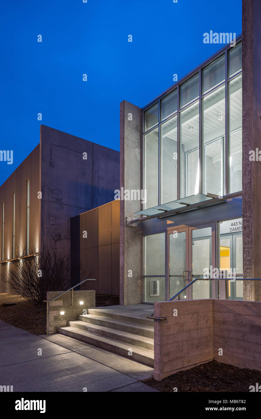 Wolcott School Gymnasium in the West Town neighborhood Stock Photo - Alamy