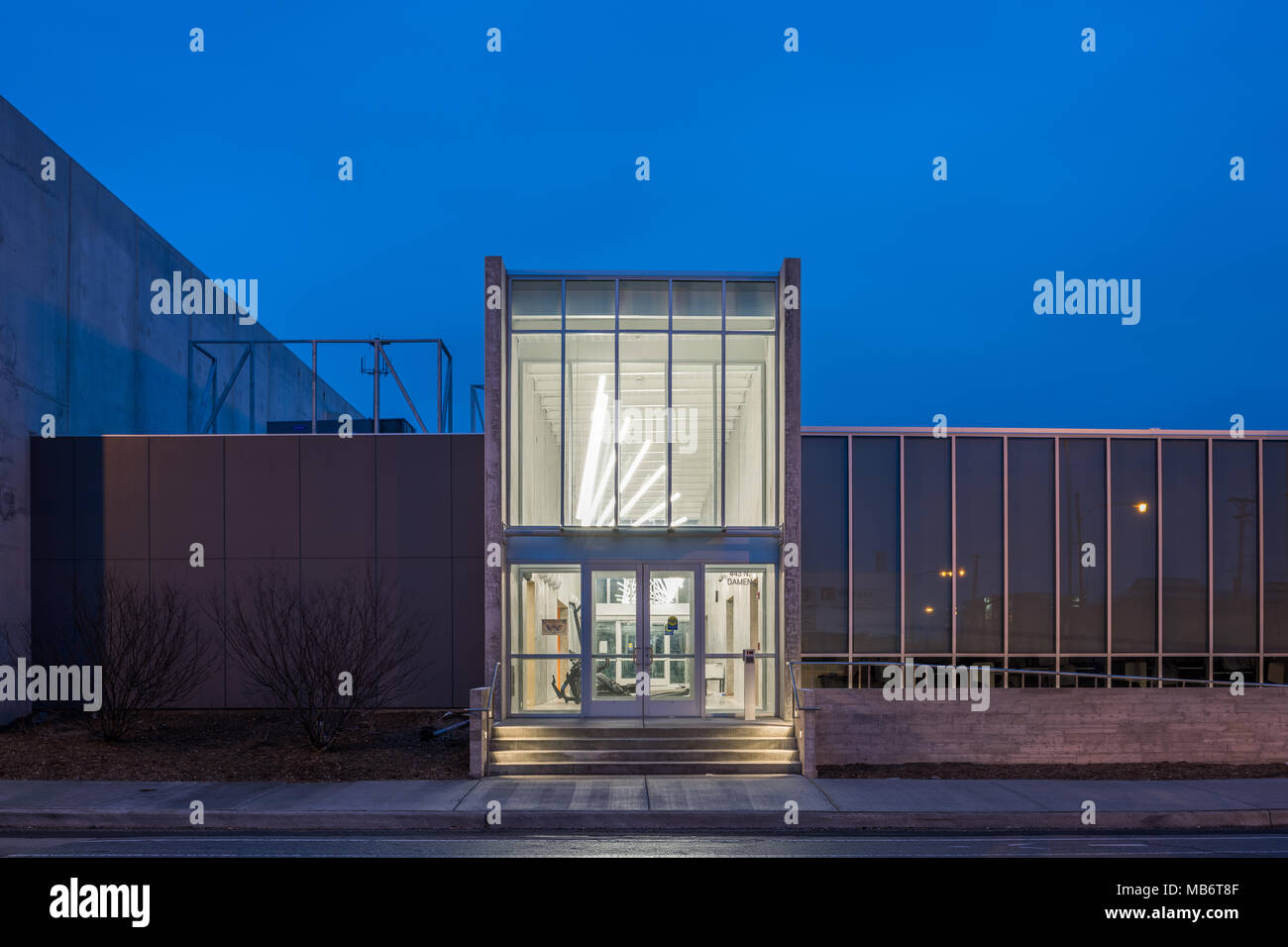 Wolcott School Gymnasium in the West Town neighborhood Stock Photo - Alamy