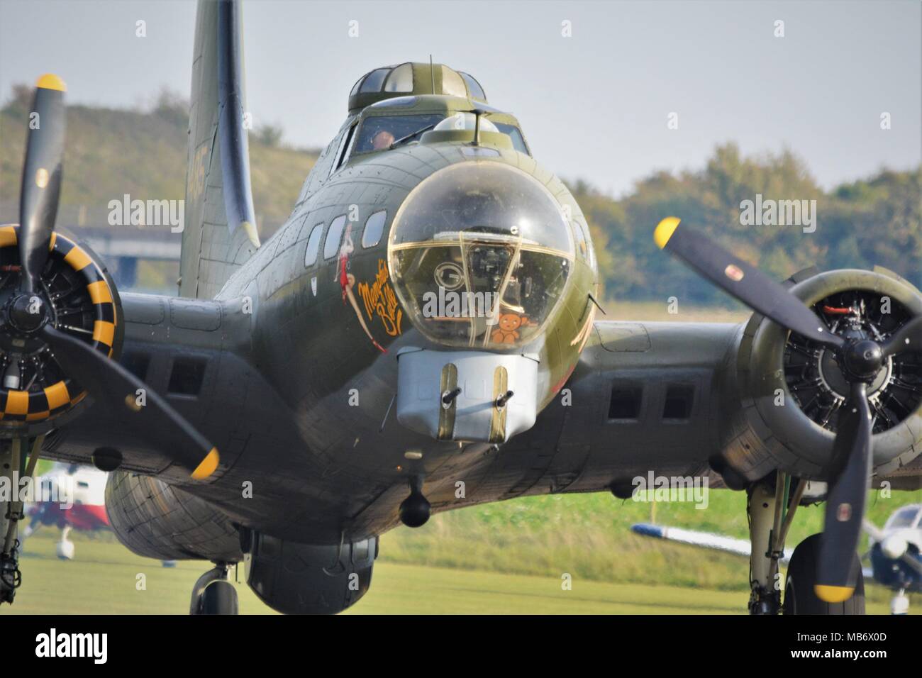 B 17 flying fortress hi-res stock photography and images - Alamy