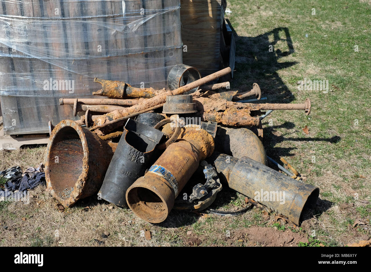 Steel scrap pipe hi-res stock photography and images - Alamy
