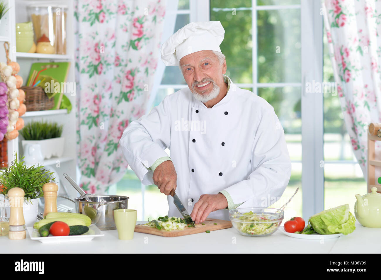 chef preparing dinner Stock Photo - Alamy