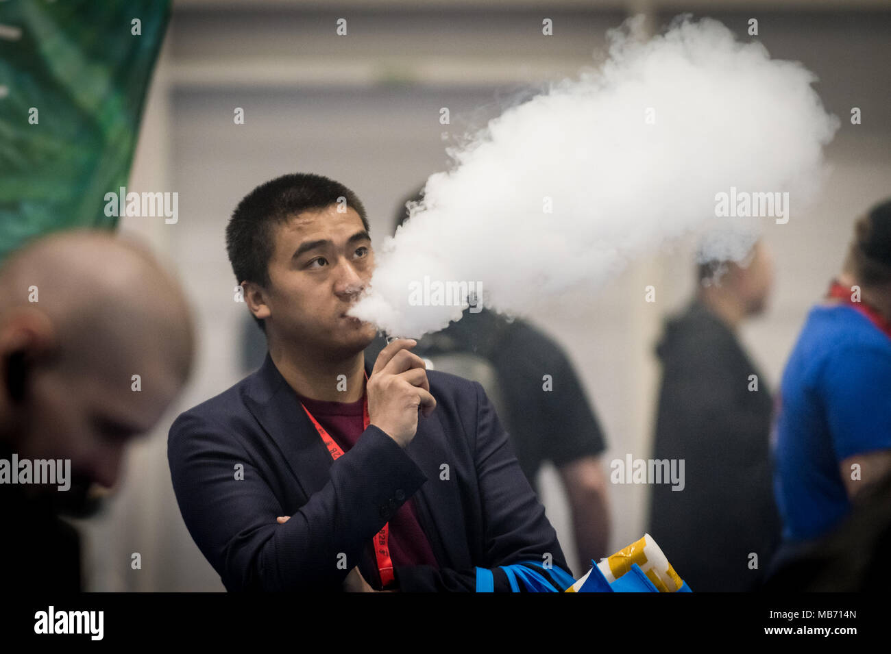 London vape show hi-res stock photography and images - Alamy
