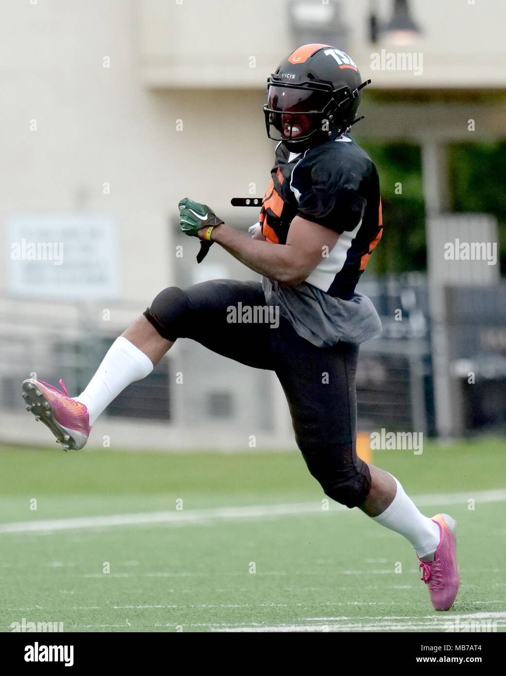 Action lâche hi-res stock photography and images - Alamy