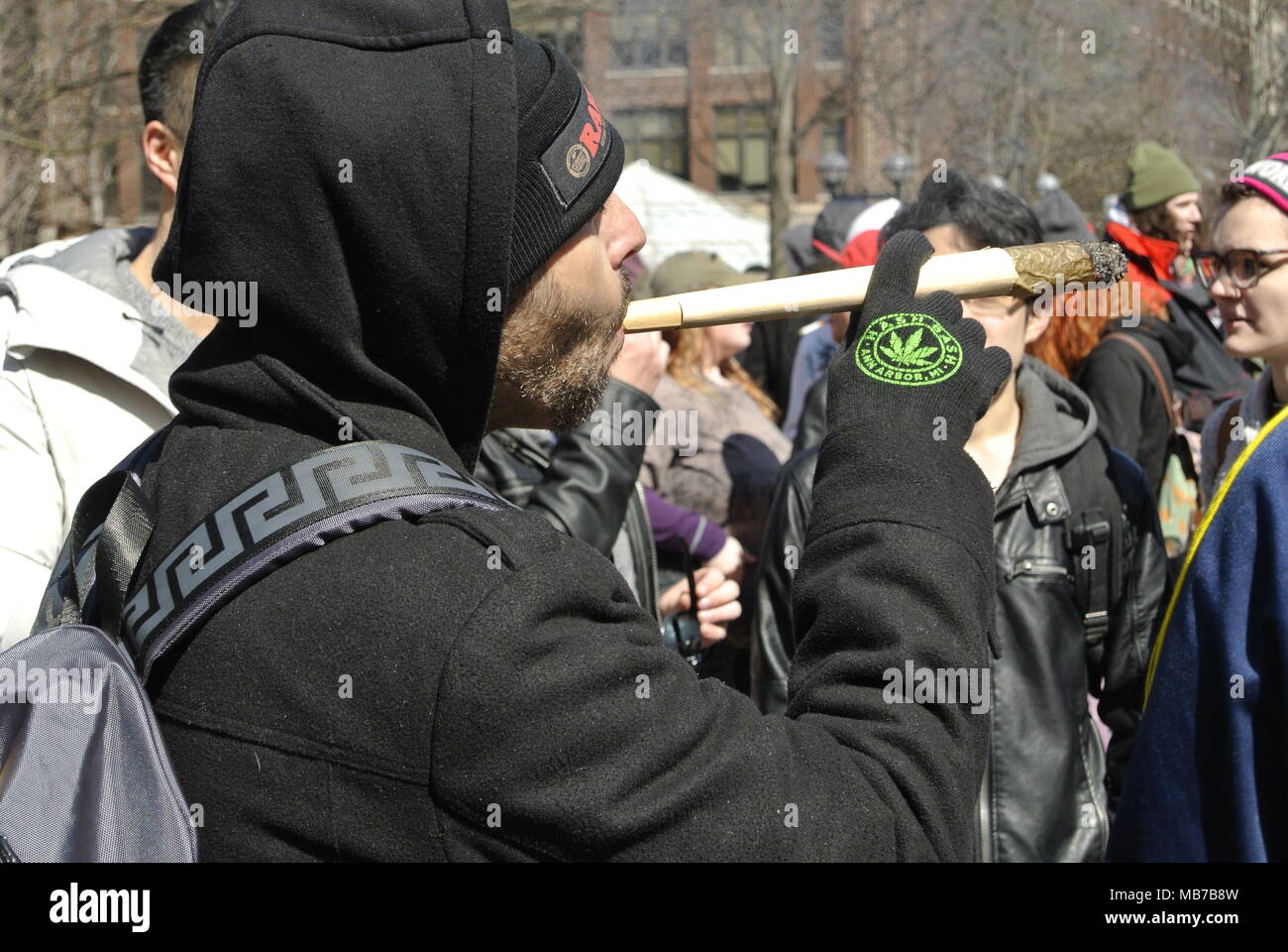 Man smoking huge joint hi-res stock photography and images - Alamy