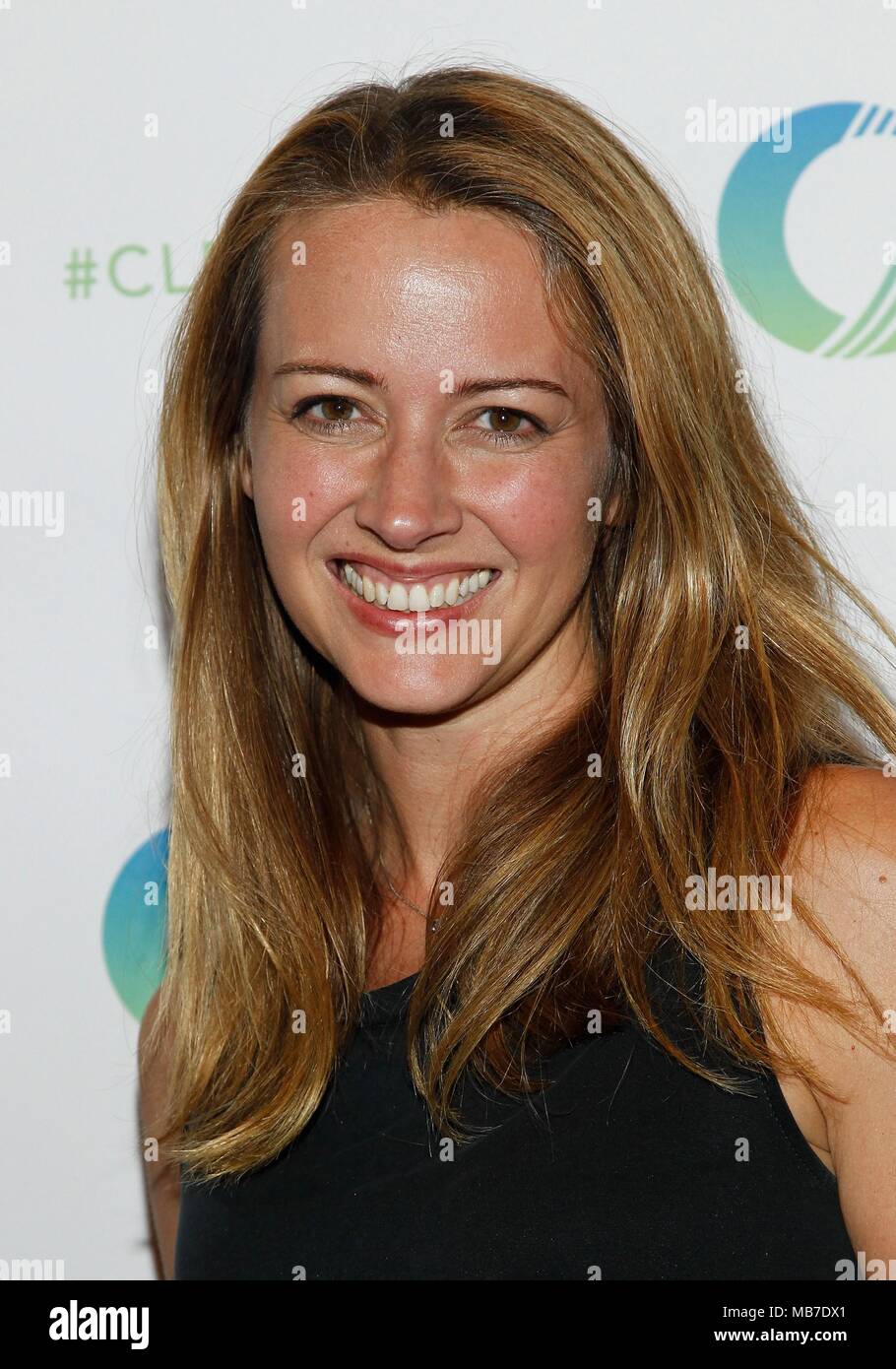 Amy acker hi-res stock photography and images - Alamy