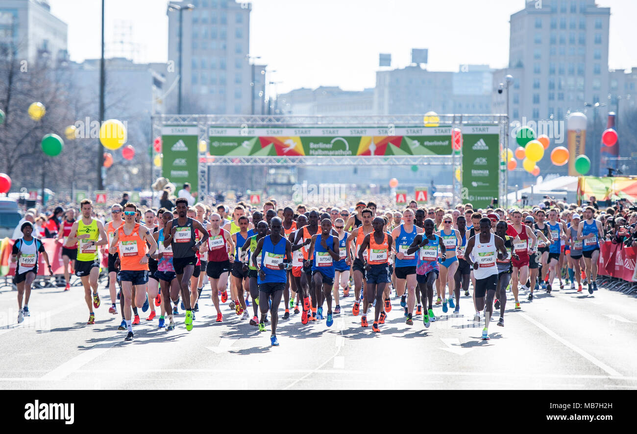 Berlin berlin marathon start hi-res stock photography and images - Alamy