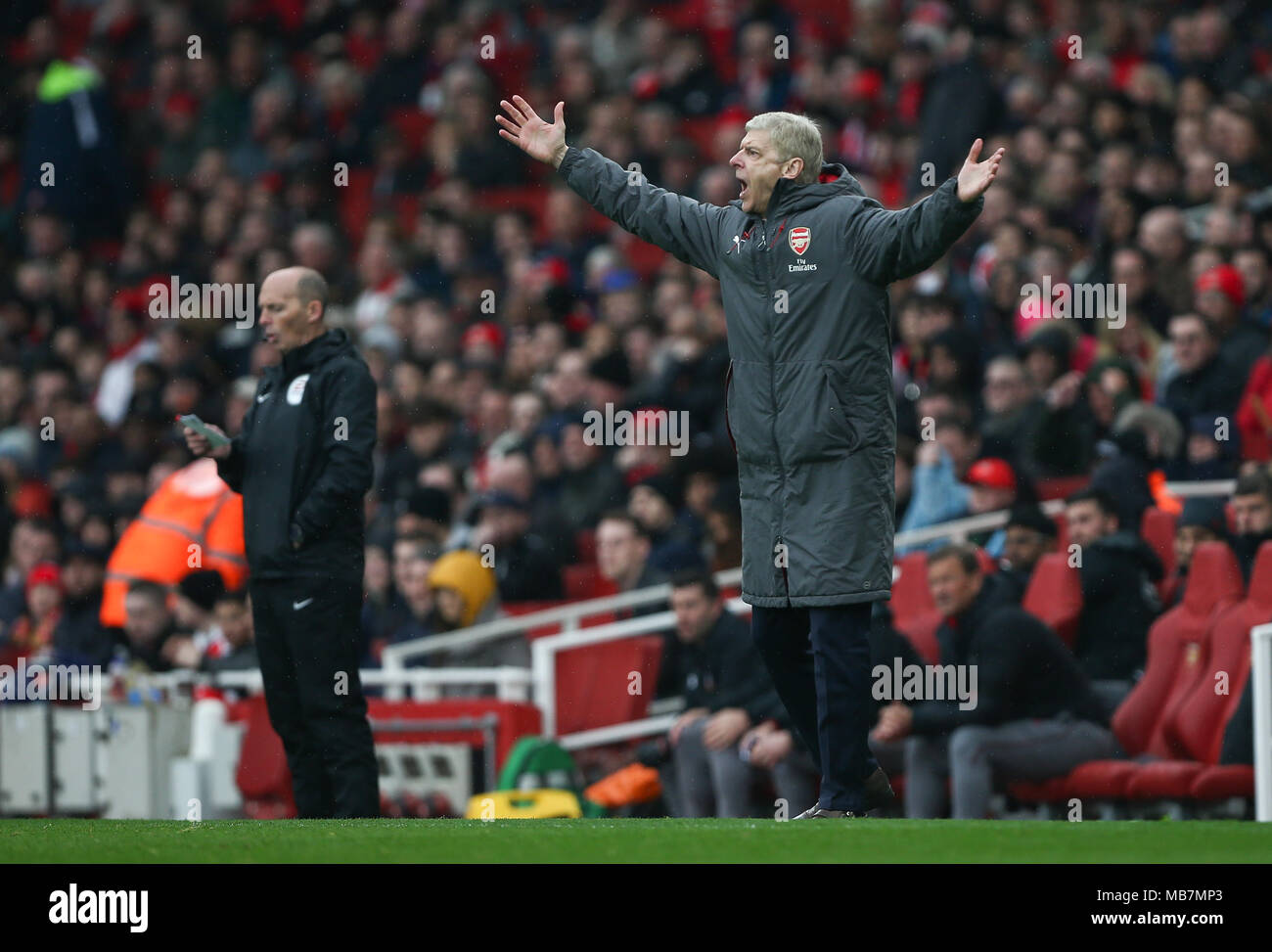 Football manager shouting hi-res stock photography and images - Alamy
