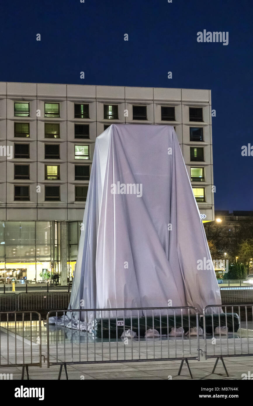 Warsaw, Poland - April 7th, 2018: New monument commemorating victims of ...