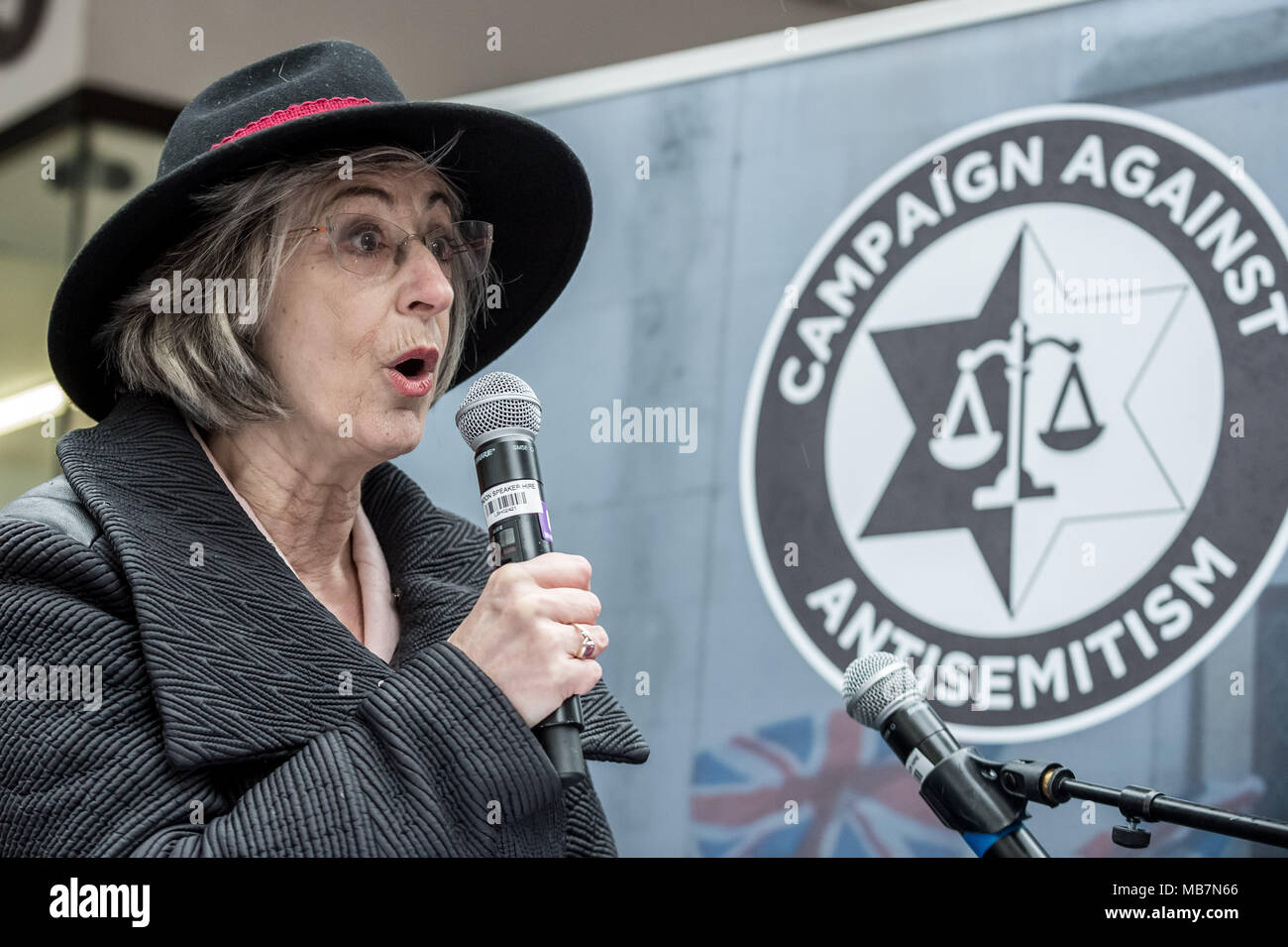 Actress maureen lipman hi-res stock photography and images - Alamy