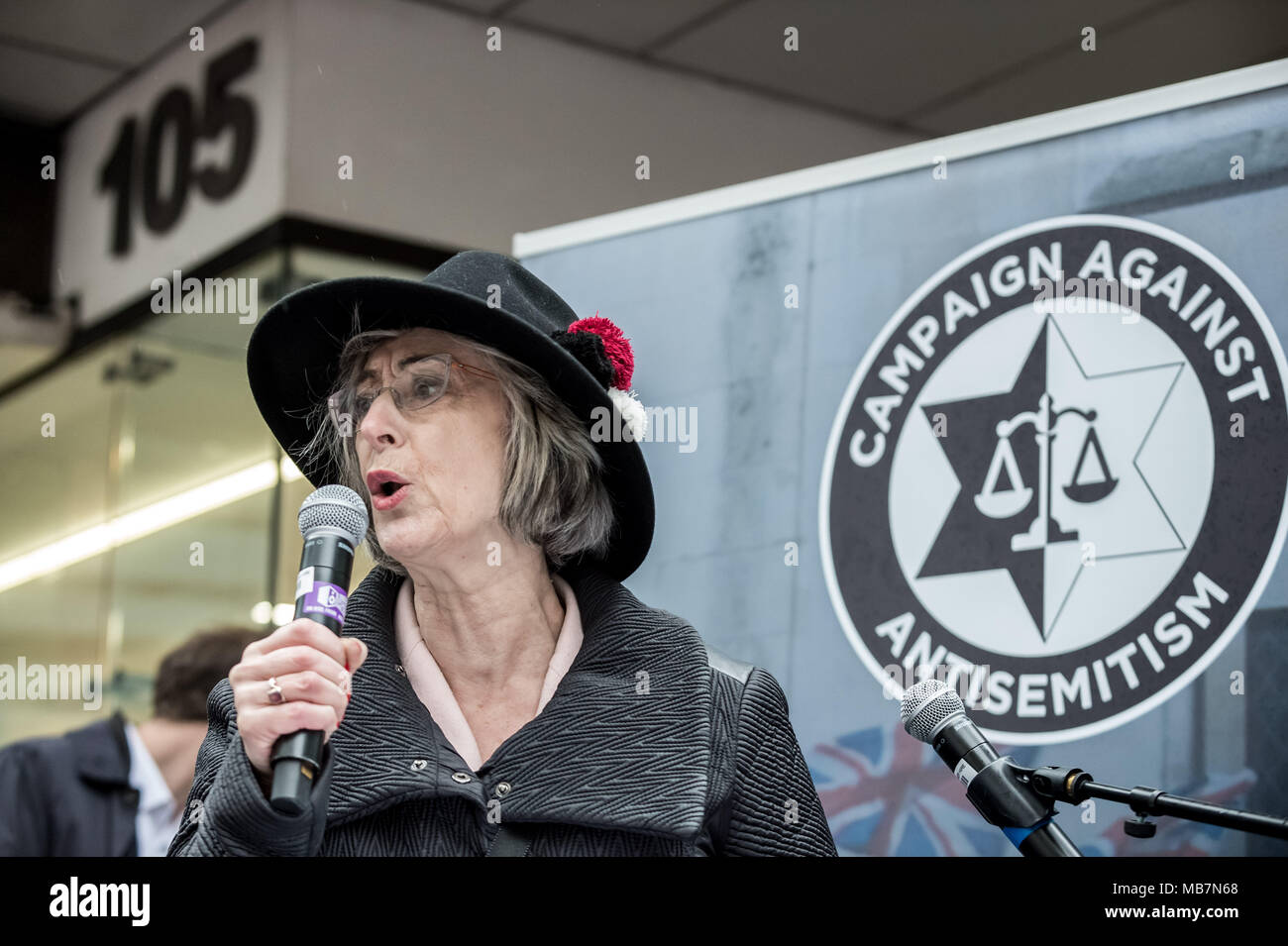 Actress maureen lipman hi-res stock photography and images - Alamy