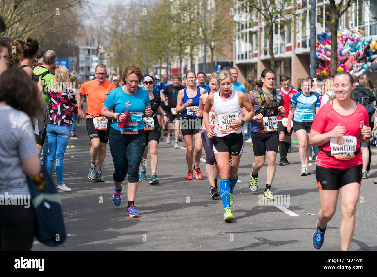 Rotterdam, Netherlands. 8th Apr 2018. Athletes run along Mariniersweg ...