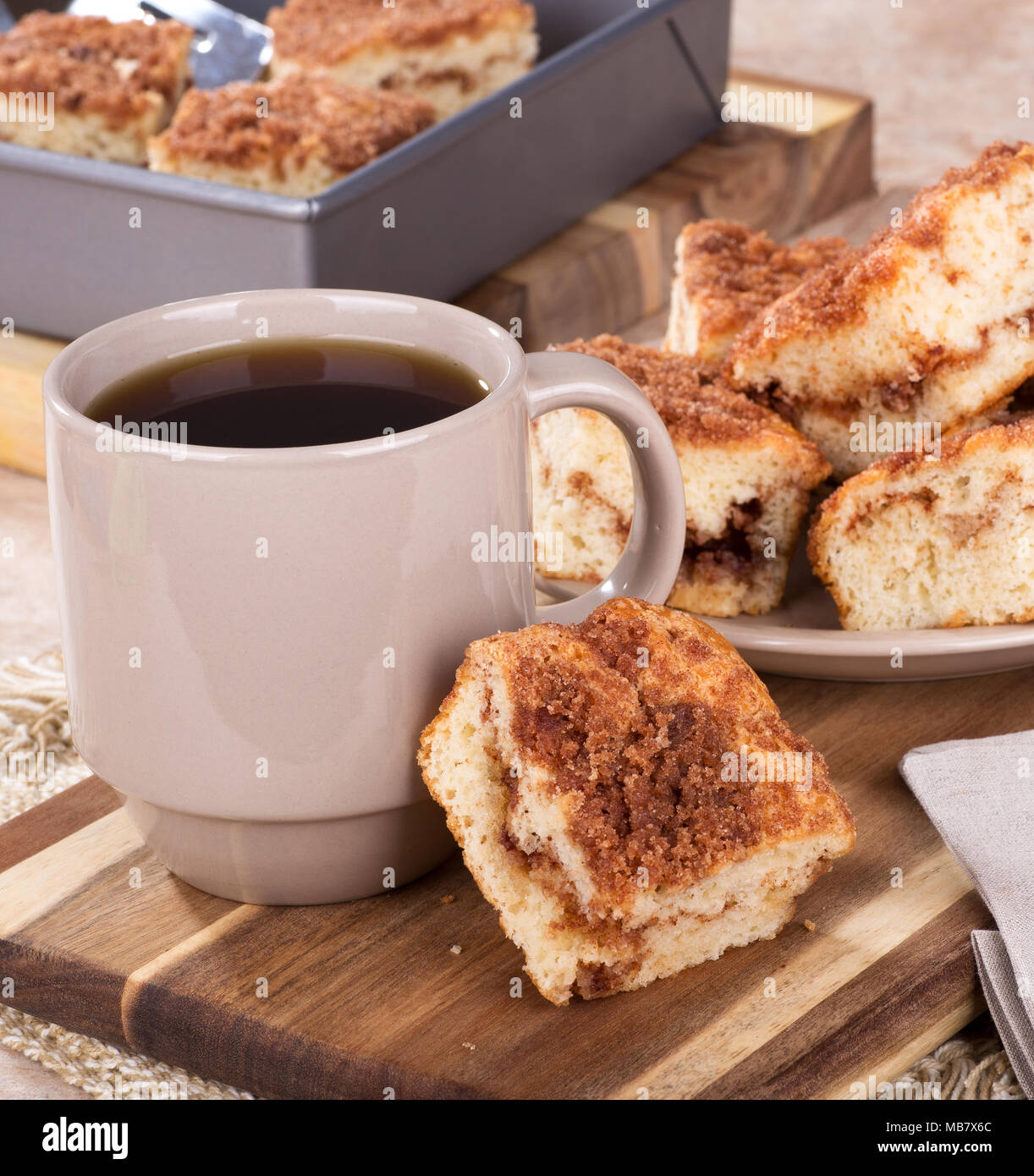 Crumb pan hi-res stock photography and images - Alamy