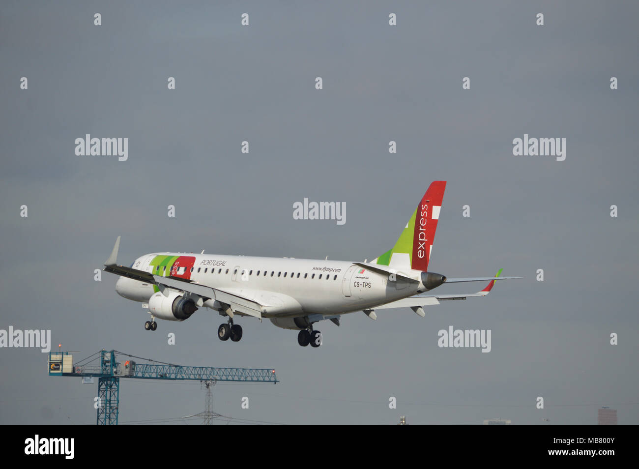 TAP Express Embraer 190 aircraft on approach to London City Airport ...