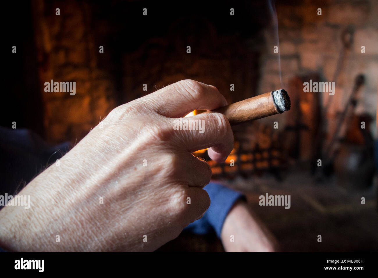 Smoking fire fireplace hi-res stock photography and images - Alamy
