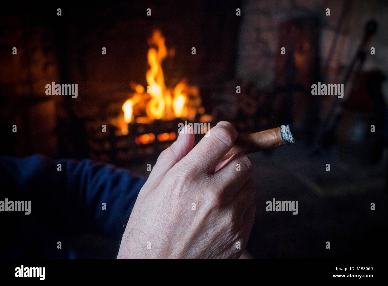 Smoking fire fireplace hi-res stock photography and images - Alamy