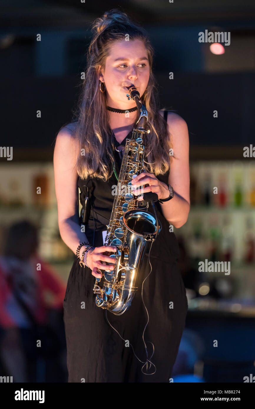 The Swiss musician duo Sarda with Sarah Belz, saxophone and David ...