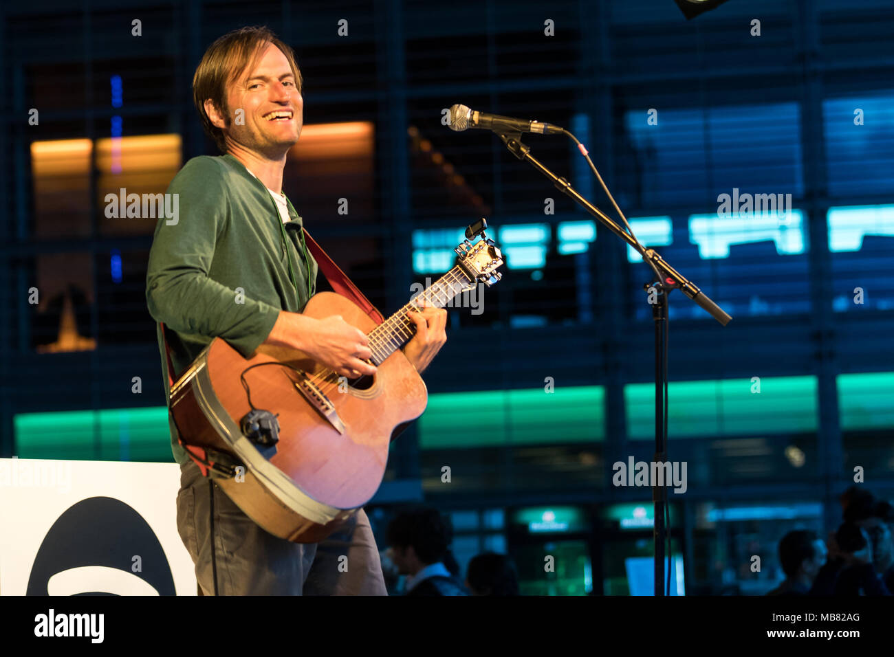 The New Zealand singer and songwriter Mathew James White live at the ...