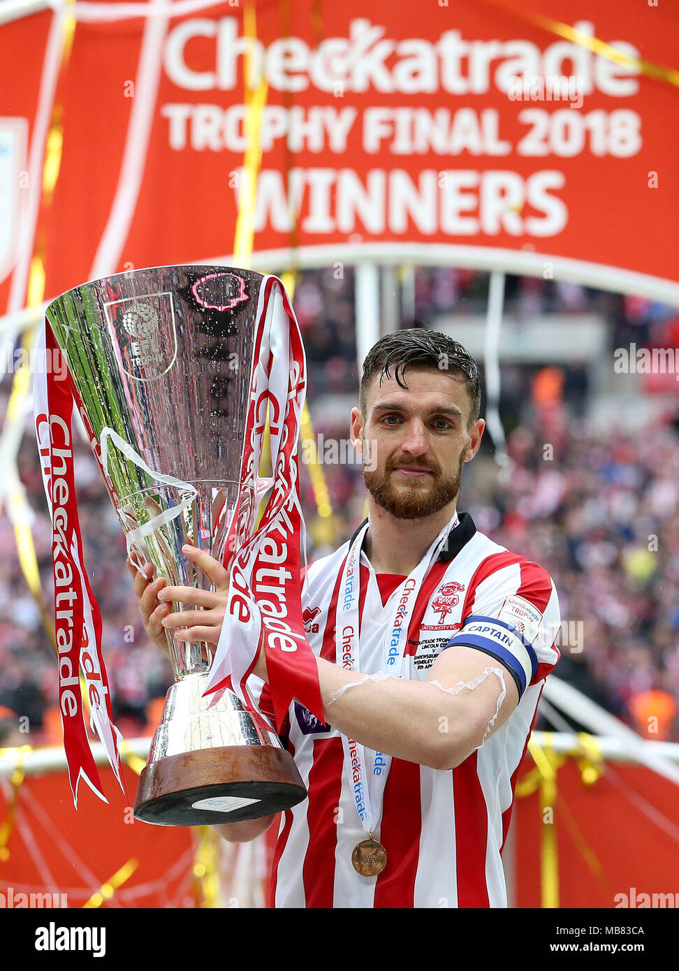 Winning checkatrade trophy final wembley stadium hi-res stock ...