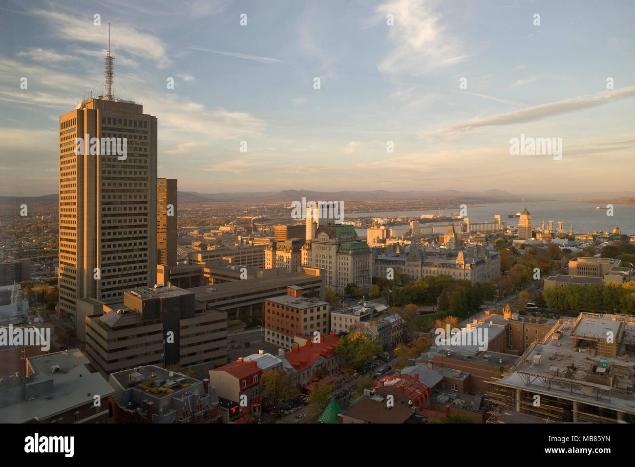 Cityscape centre center of quebec hi-res stock photography and images ...