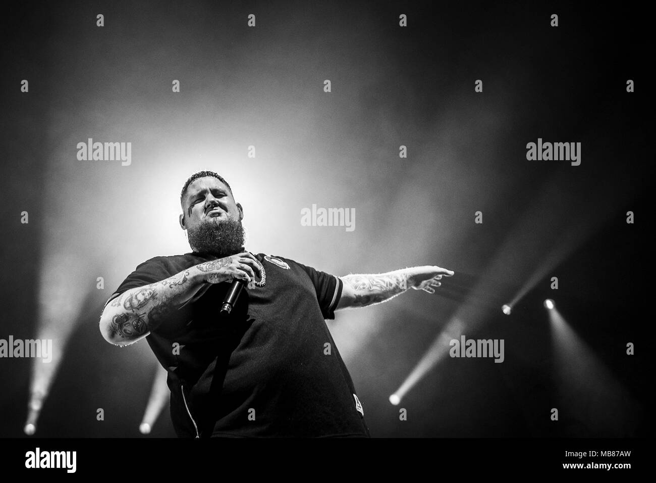 Rag'n'Bone Man performs live at Alexandra Palace Featuring: Rag'n'Bone ...