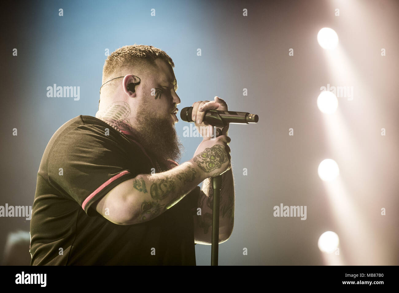 Rag'n'Bone Man performs live at Alexandra Palace Featuring: Rag'n'Bone ...