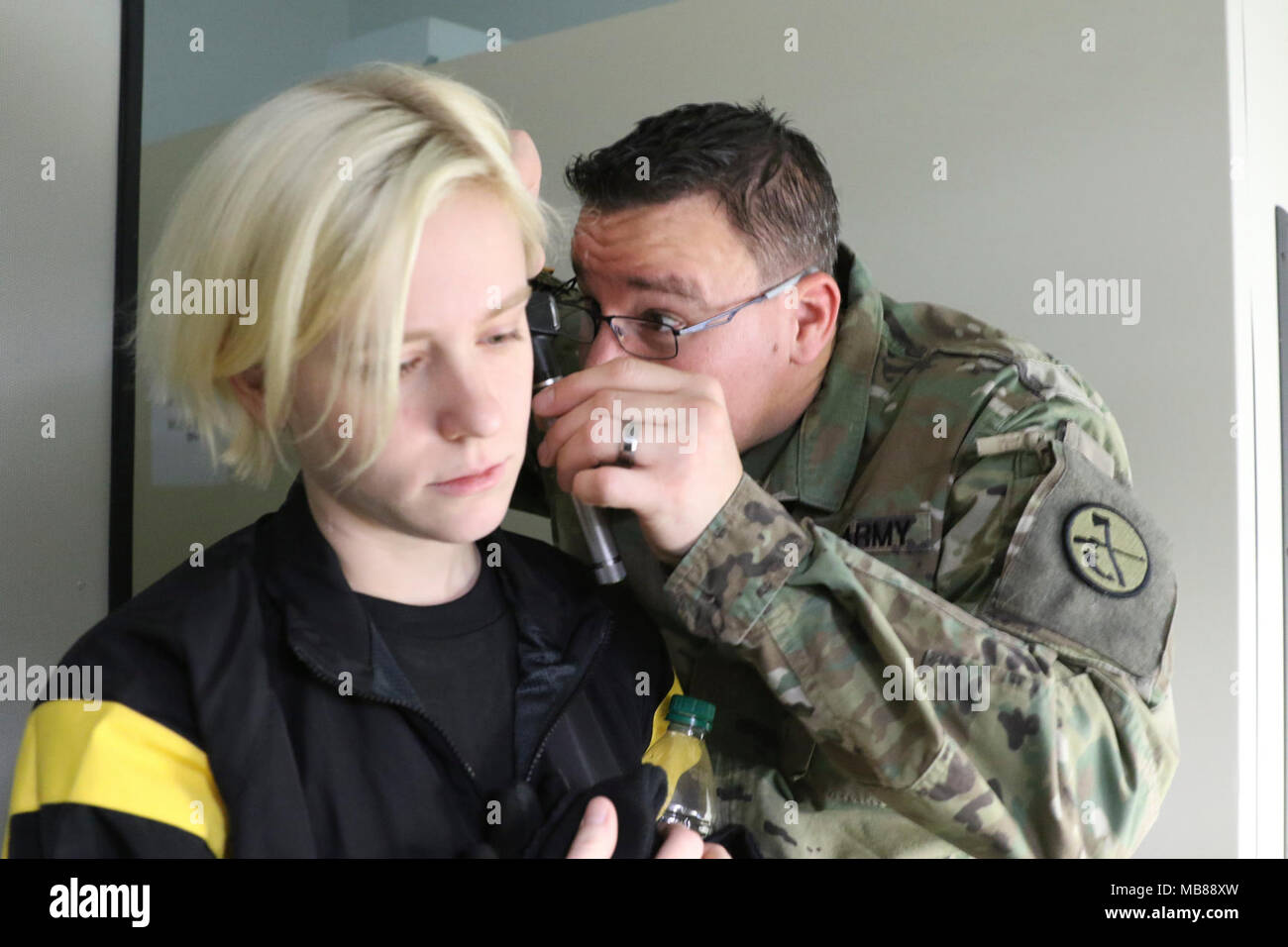 Army physical exam hi-res stock photography and images - Alamy