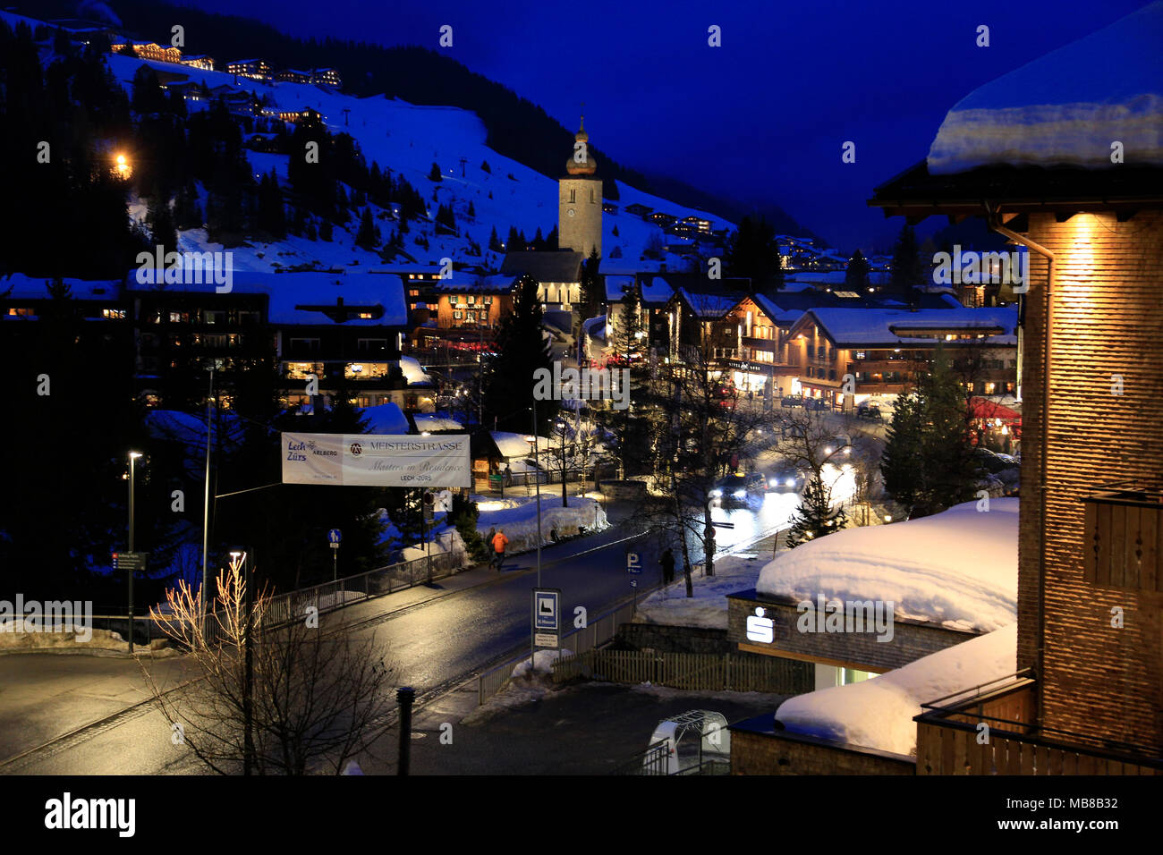 St anton arlberg ski resort night hi-res stock photography and images ...