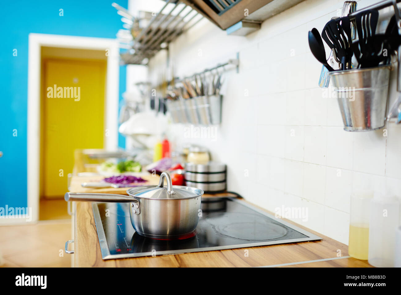 Hot stove hi-res stock photography and images - Alamy