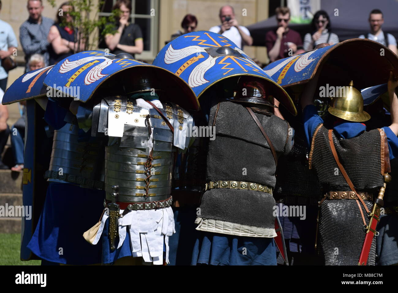 Roman testudo hi-res stock photography and images - Alamy
