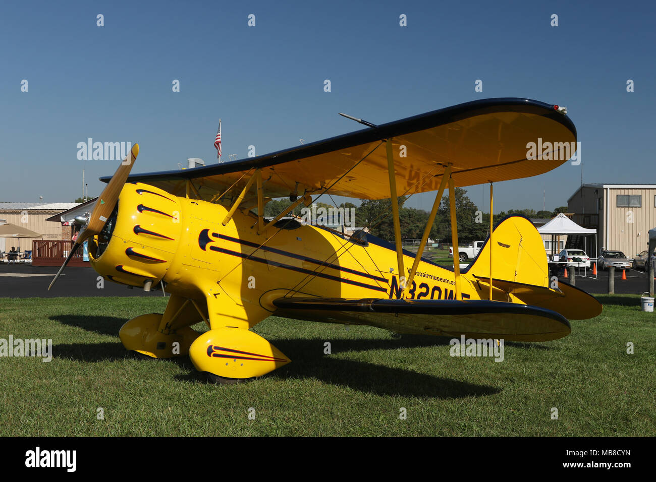 Classic aircraft hi-res stock photography and images - Alamy