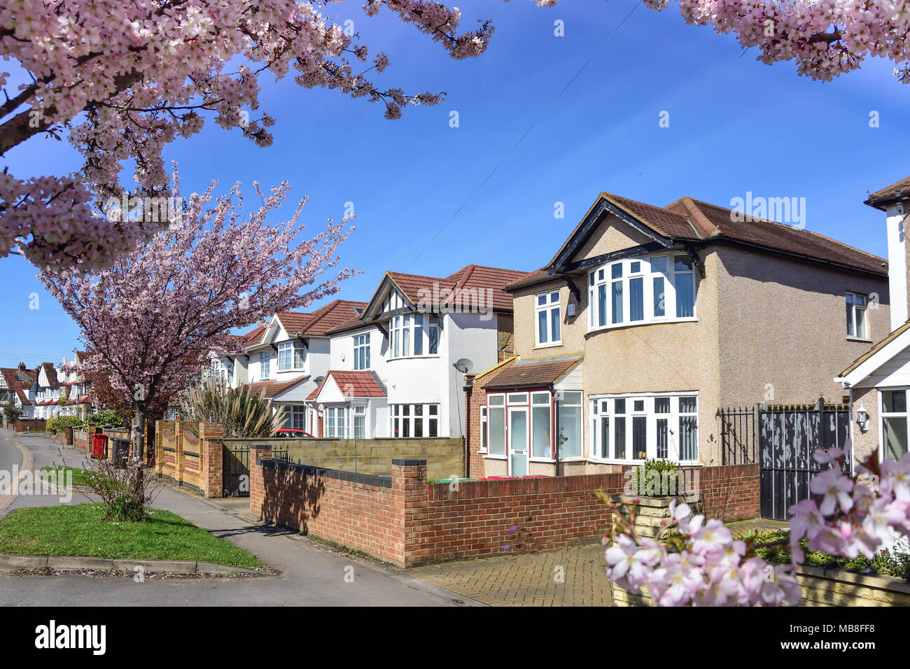 Slough uk street houses hi-res stock photography and images - Alamy
