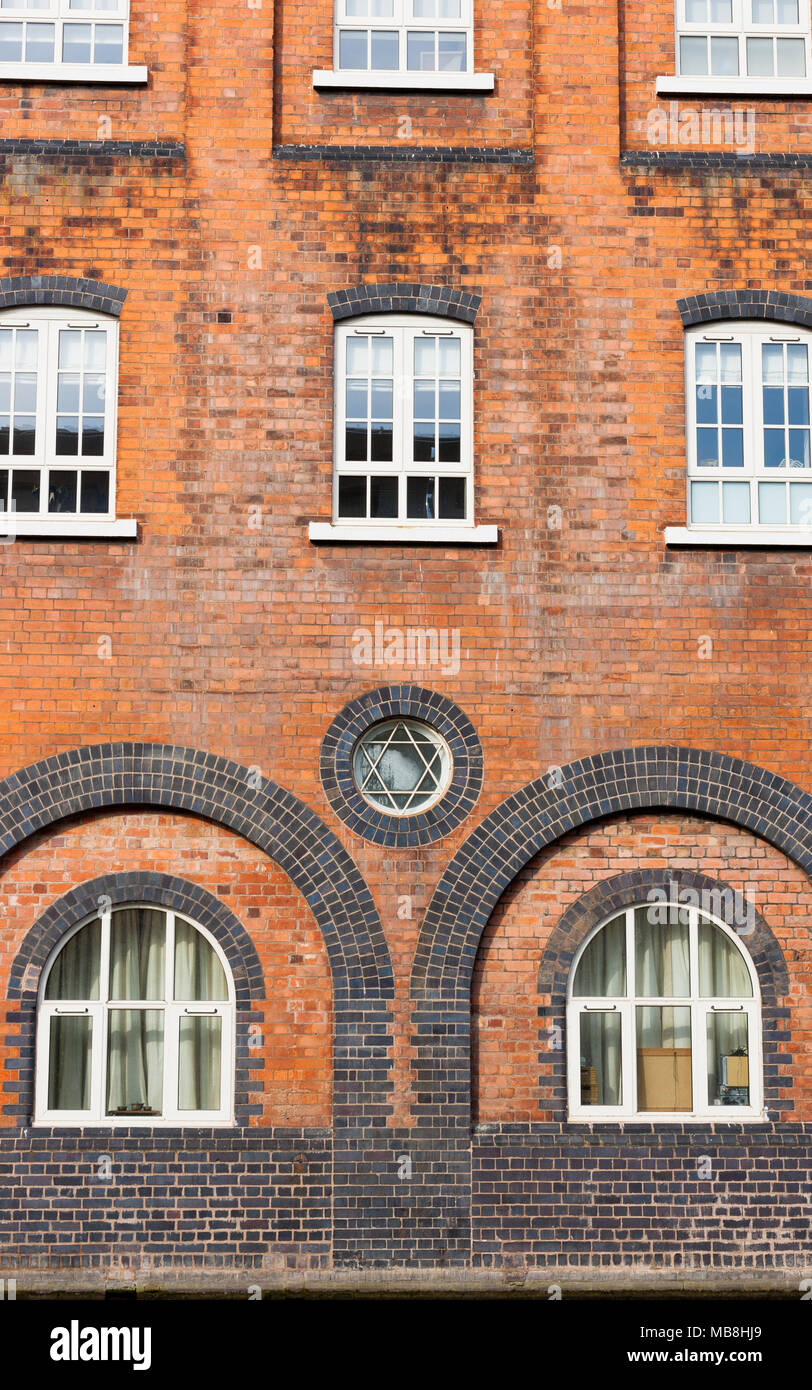 Old red brick house uk hi-res stock photography and images - Alamy