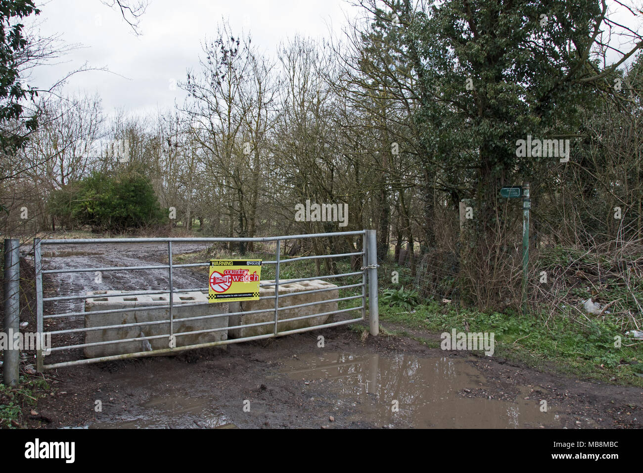 Secure farmer's gate in Iver Heath Stock Photo - Alamy