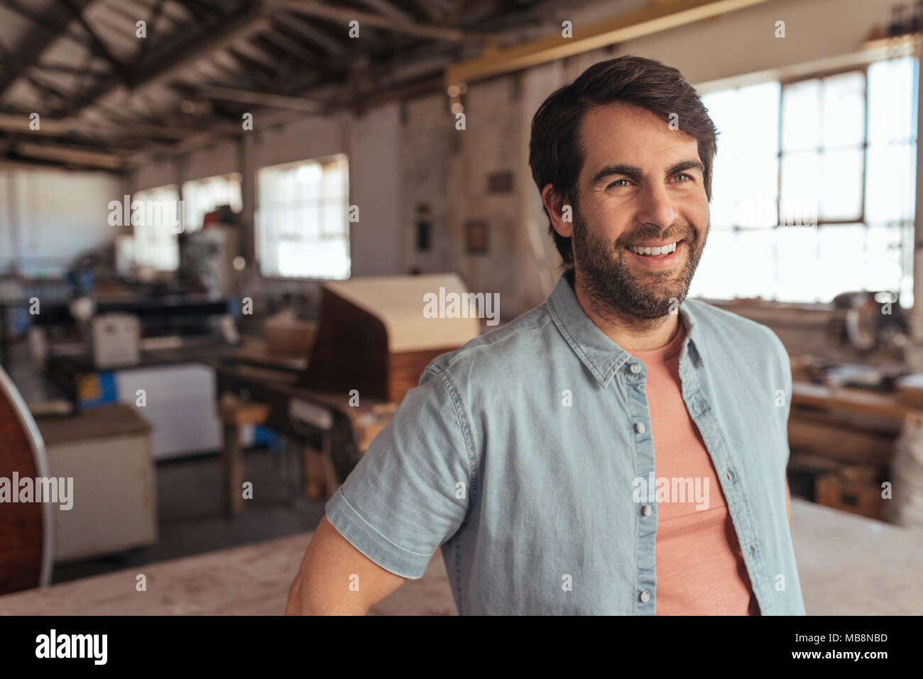 Guy carpenter hi-res stock photography and images - Alamy