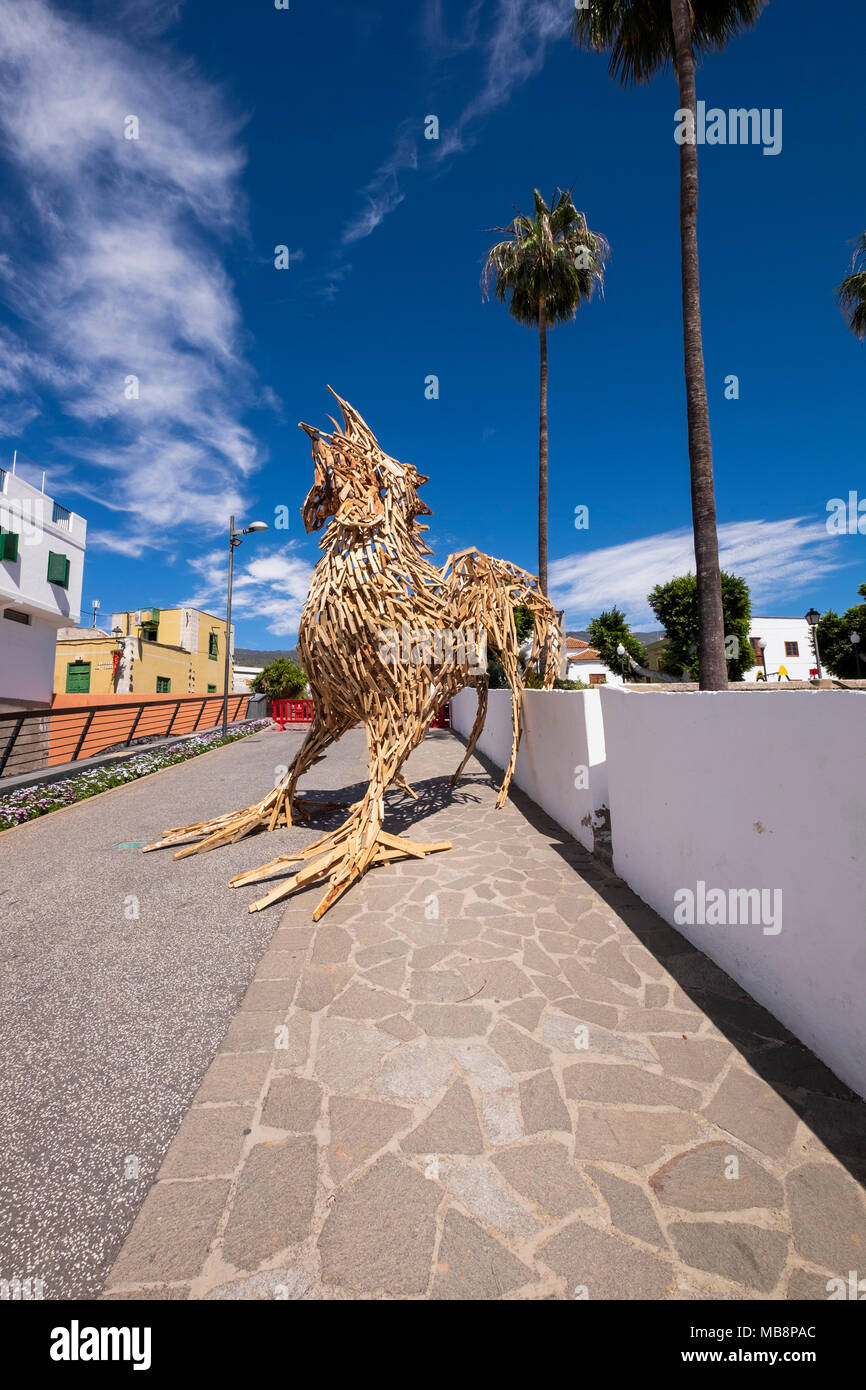 Displays of floral sculptural installations, Pascua Florida, Floral ...
