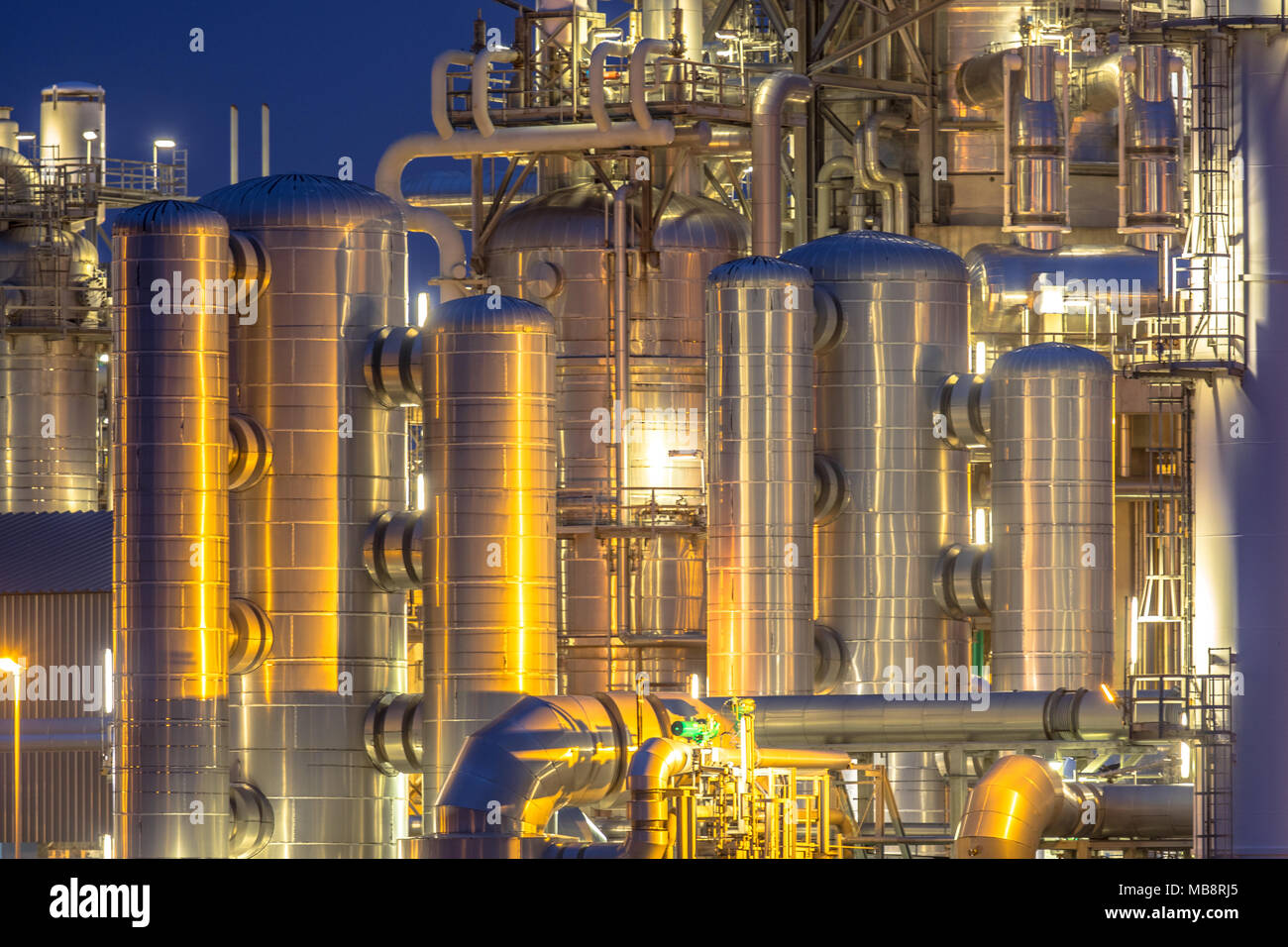 Petroleum installation hi-res stock photography and images - Alamy