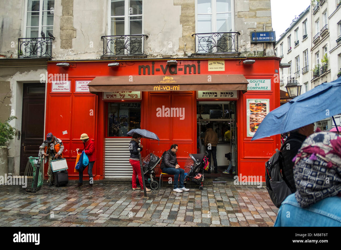 Jewish restaurant marais paris hi-res stock photography and images - Alamy