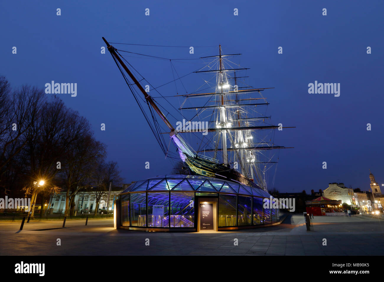 Cutty sark night greenwich london hi-res stock photography and images ...