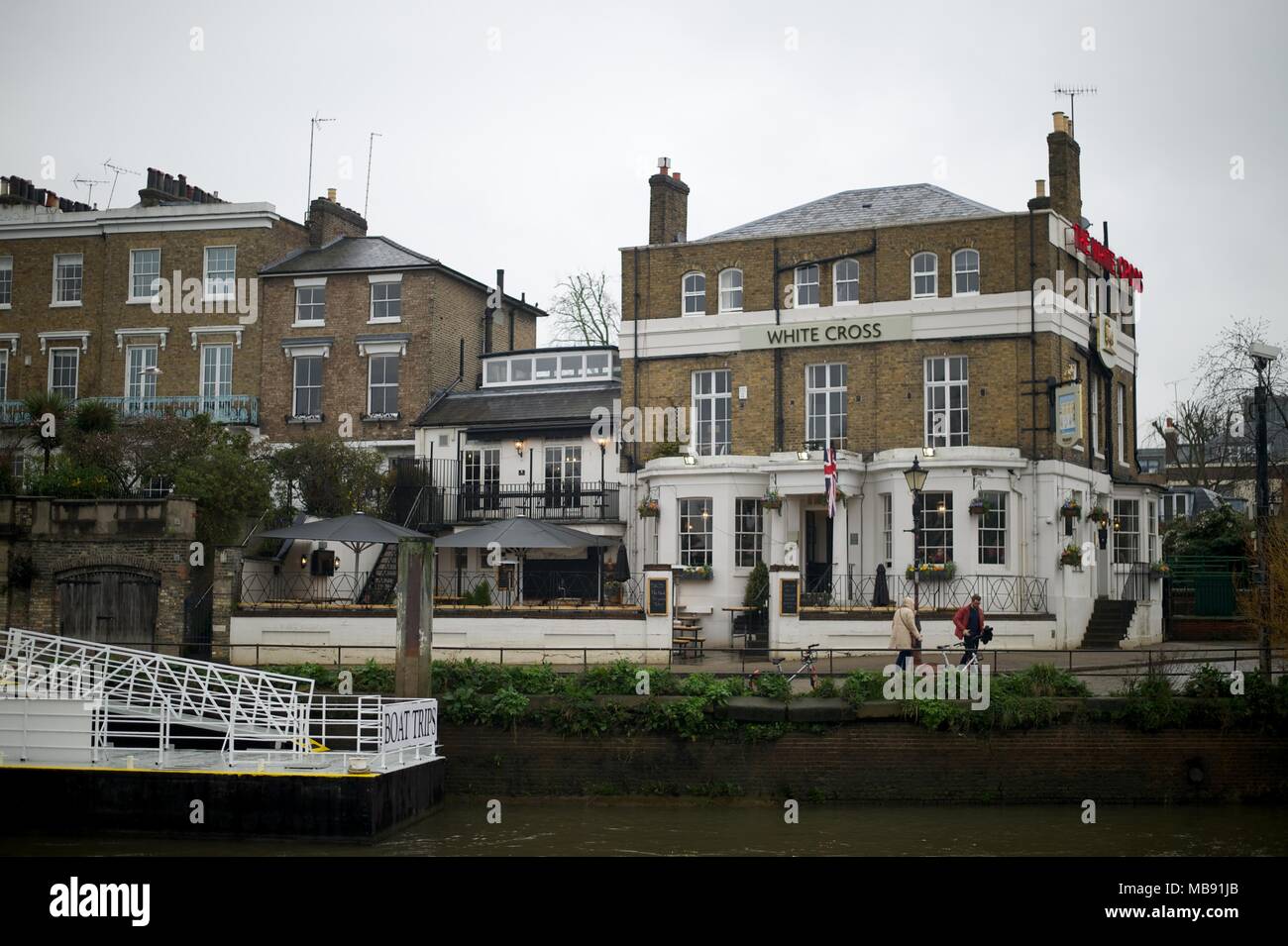 Kew to Hampton Court boat ride Stock Photo - Alamy