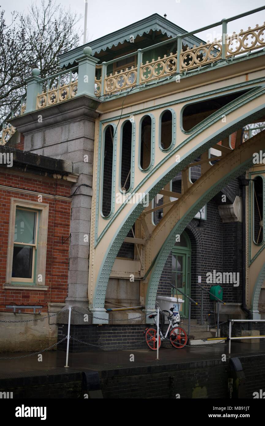 Kew to Hampton Court boat ride Stock Photo - Alamy