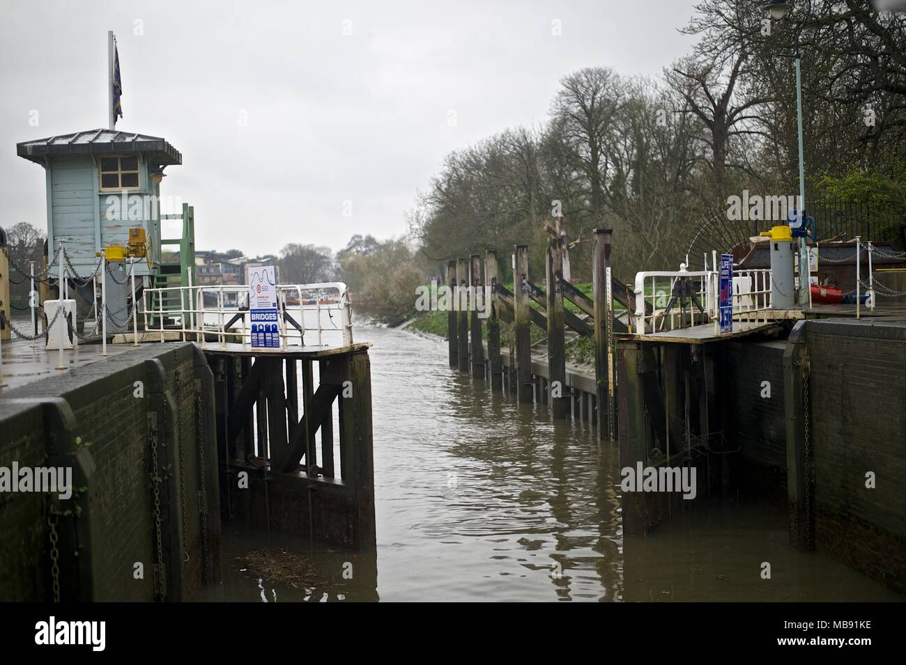 Kew to Hampton Court boat ride Stock Photo - Alamy