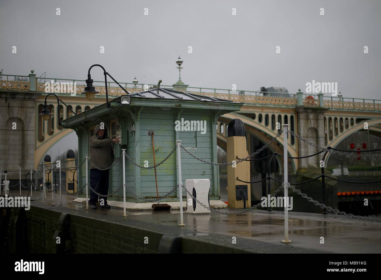 Kew to Hampton Court boat ride Stock Photo - Alamy