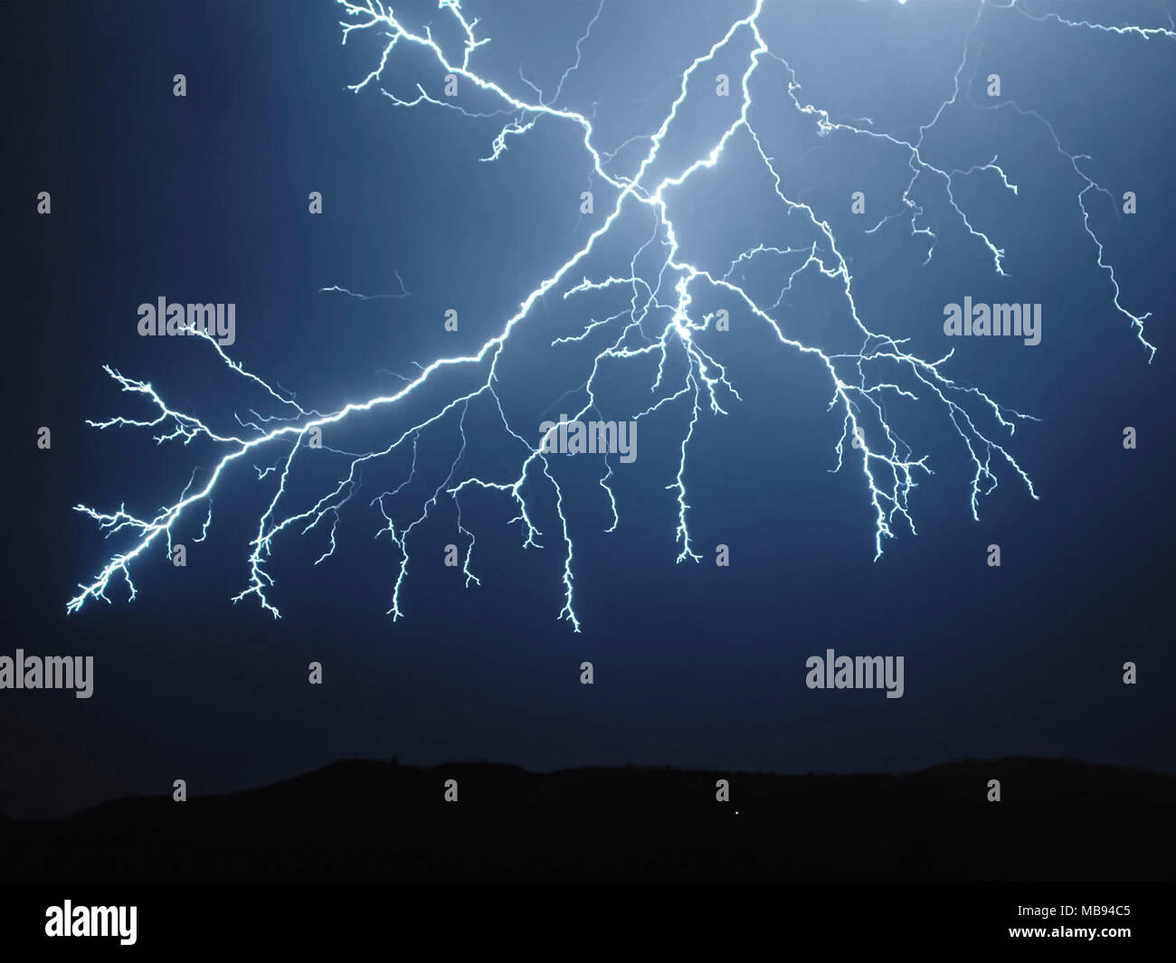 Blue electrical discharges hi-res stock photography and images - Alamy