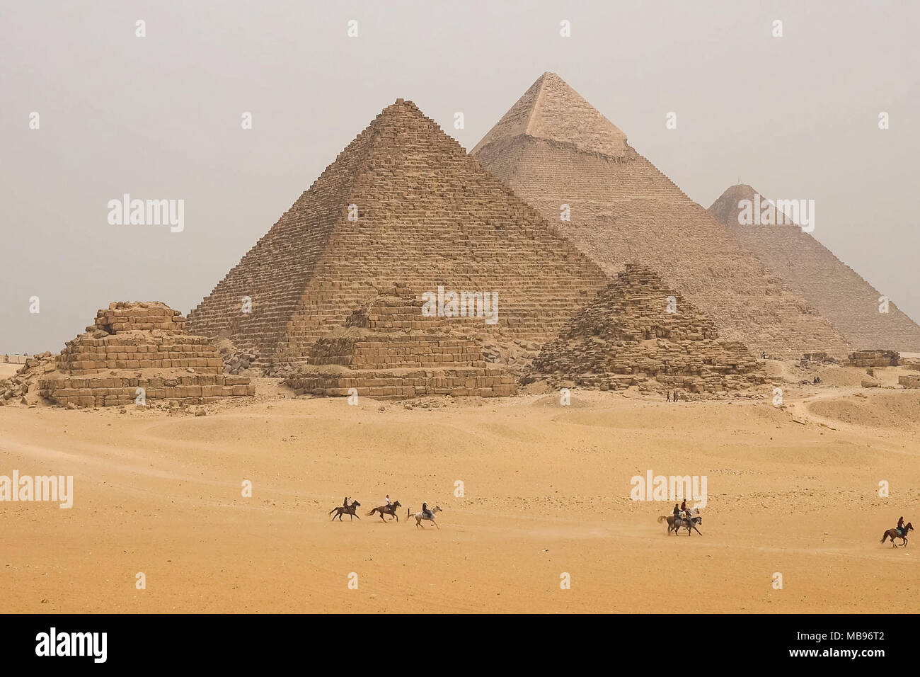 Mykerinos Pyramide High Resolution Stock Photography and Images - Alamy
